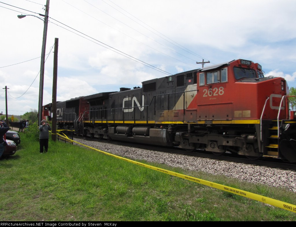CN 2628